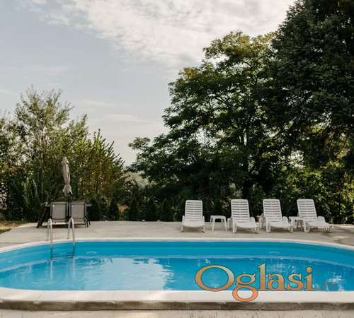 Pool House Senka
