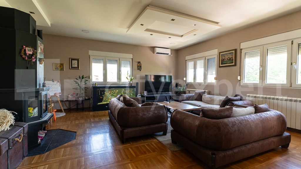 Kuća za prodaju - Petosoban i veći, 320m², Sanstefanska, Novi Beograd - 525000€