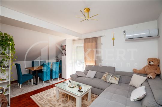 Na prodaju trosoban stan, uknjižene površine 73m2