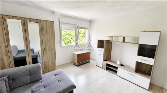 Centar Odžaka – Renoviran jednoiposoban stan 46m²,