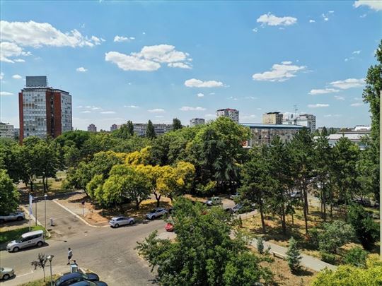 Novi Beograd,Stari Merkator,3.0, 77m2, T, uknjižen