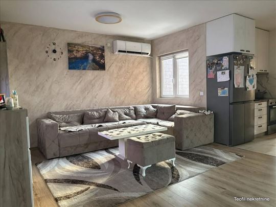 Barajevo-Naselje Gaj, 3.5, 75(L), polunamešten