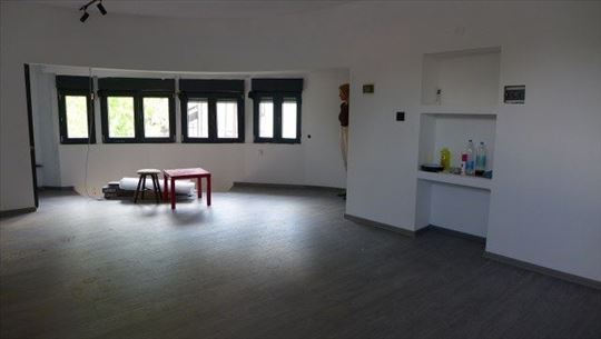 Autokomanda, 45m2, renovirano
