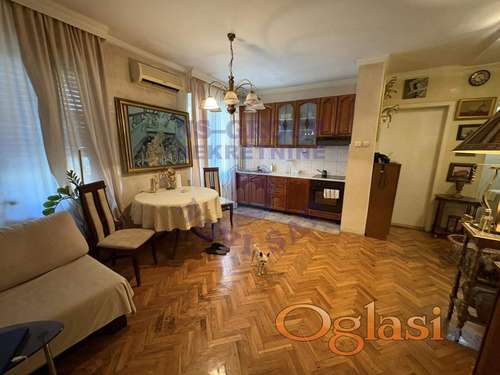 Porodičan stan na jednoj od najtraženijih lokacija u Novom Sadu