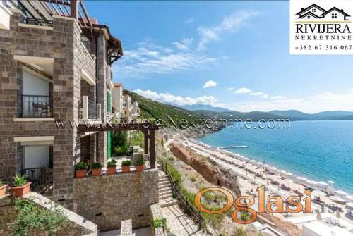 Na prodaju dvosoban luksuzan stan sa pogledom na more Tivat