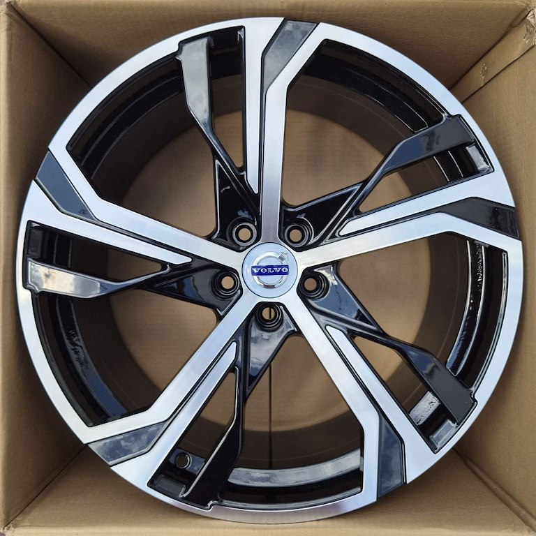 ALU FELNE
8.5J x20 ET40 5X108