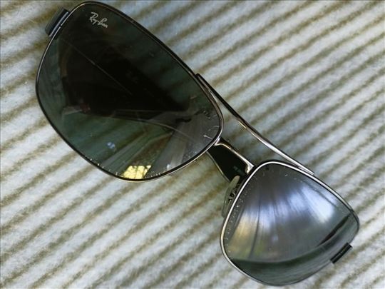 Ray Ban - u pola cene (original sa računom)
