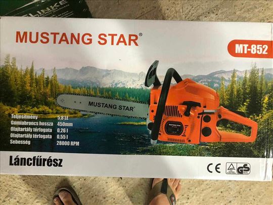 Motorna testera mustang 5,8ks