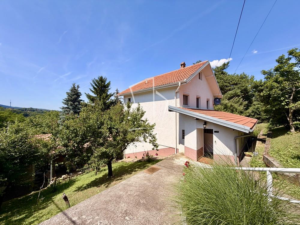 Avala , kuća okružena prirodom ID#15413
310.000 €