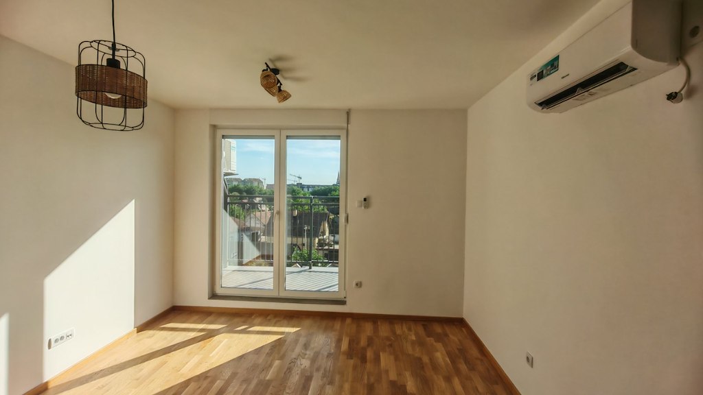 Stan Bajnat ID#941
105.000 €