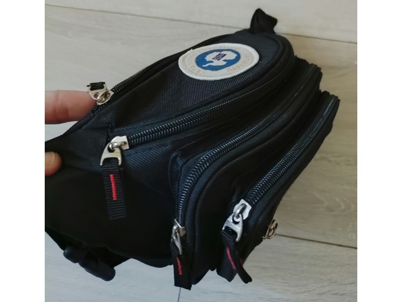 Odlicna NAPAPIJRI prostrana pederusa