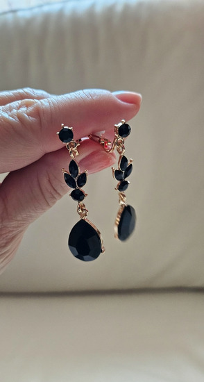 Atraktivne nove teardrop dangle minđuše, klips