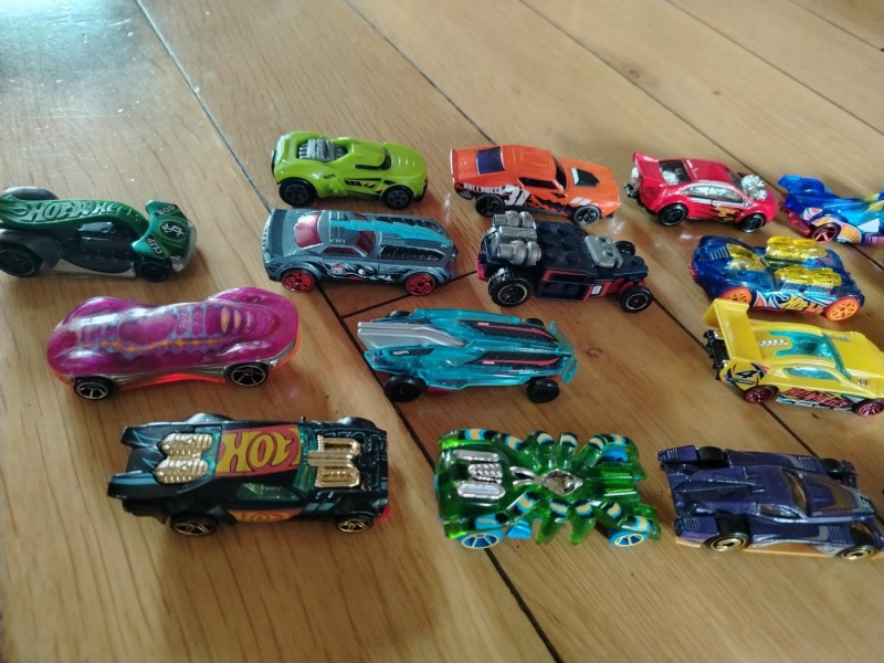 Hot wheels autici 50