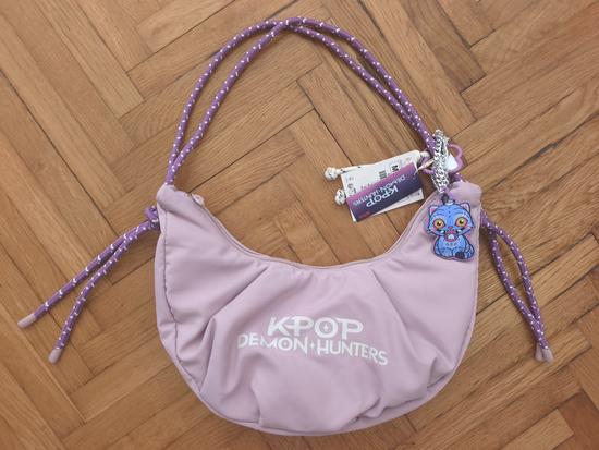 Zara K-pop demon hunters torbica novo etiekta