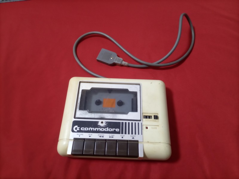 KASETOFON COMMODORE 64
