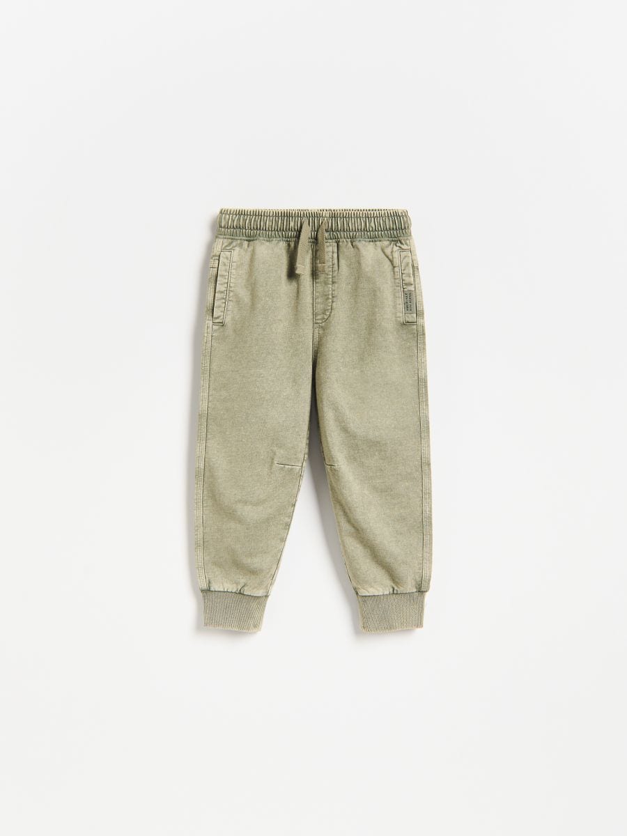 Pantalone sa efektom ispranosti