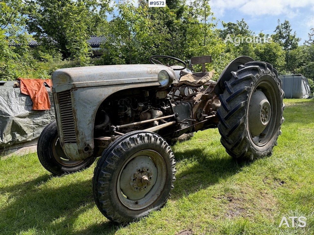 Massey Ferguson TEA-20 traktor točkaš
