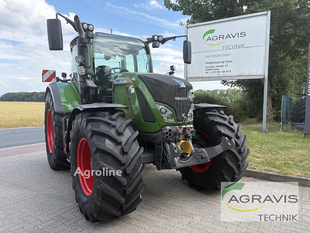 Fendt 724 Vario S4 traktor točkaš