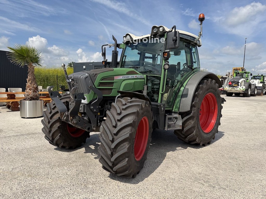 Fendt 210 Vario TMS traktor točkaš