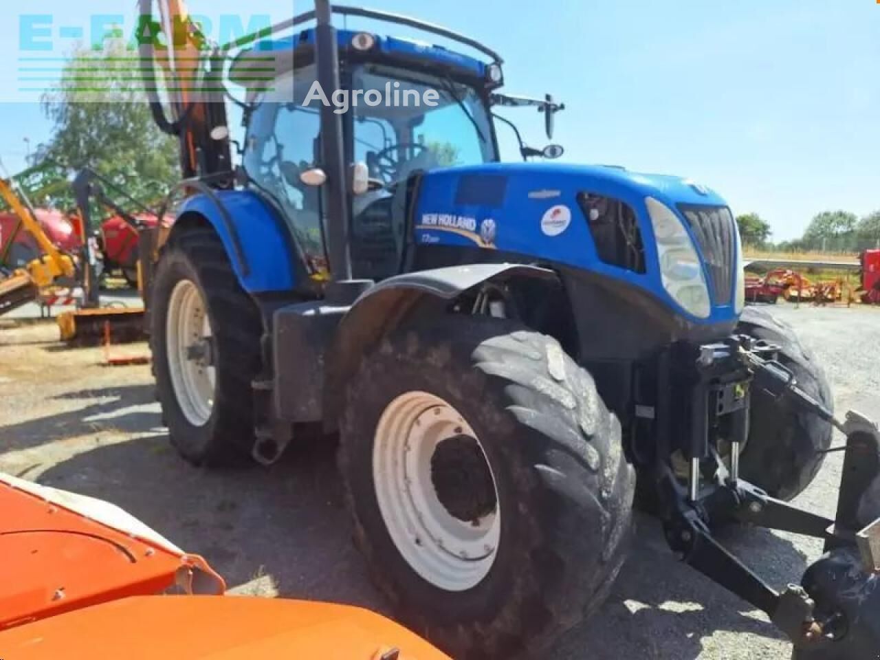 New Holland t7-220ac traktor točkaš