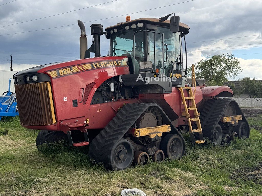 Versatile 620 DT traktor guseničar