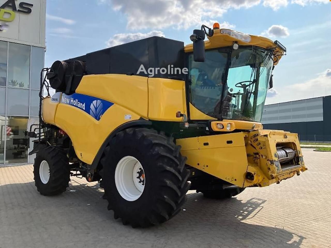 New Holland CR 9090 kombajn za žito