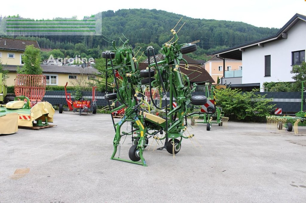 Krone vendro 820 highland prevrtač sena