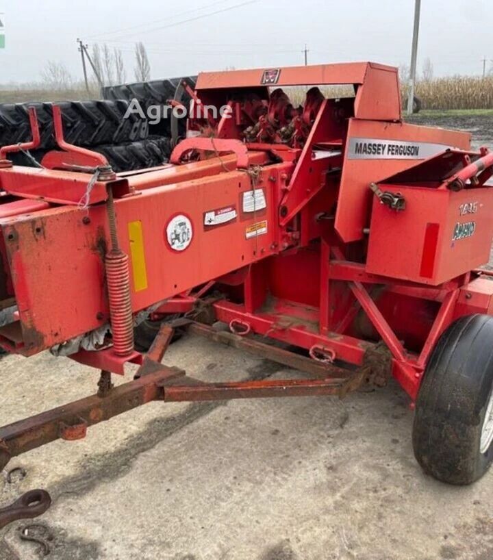Massey Ferguson 1835 balirka za četvrtaste bale