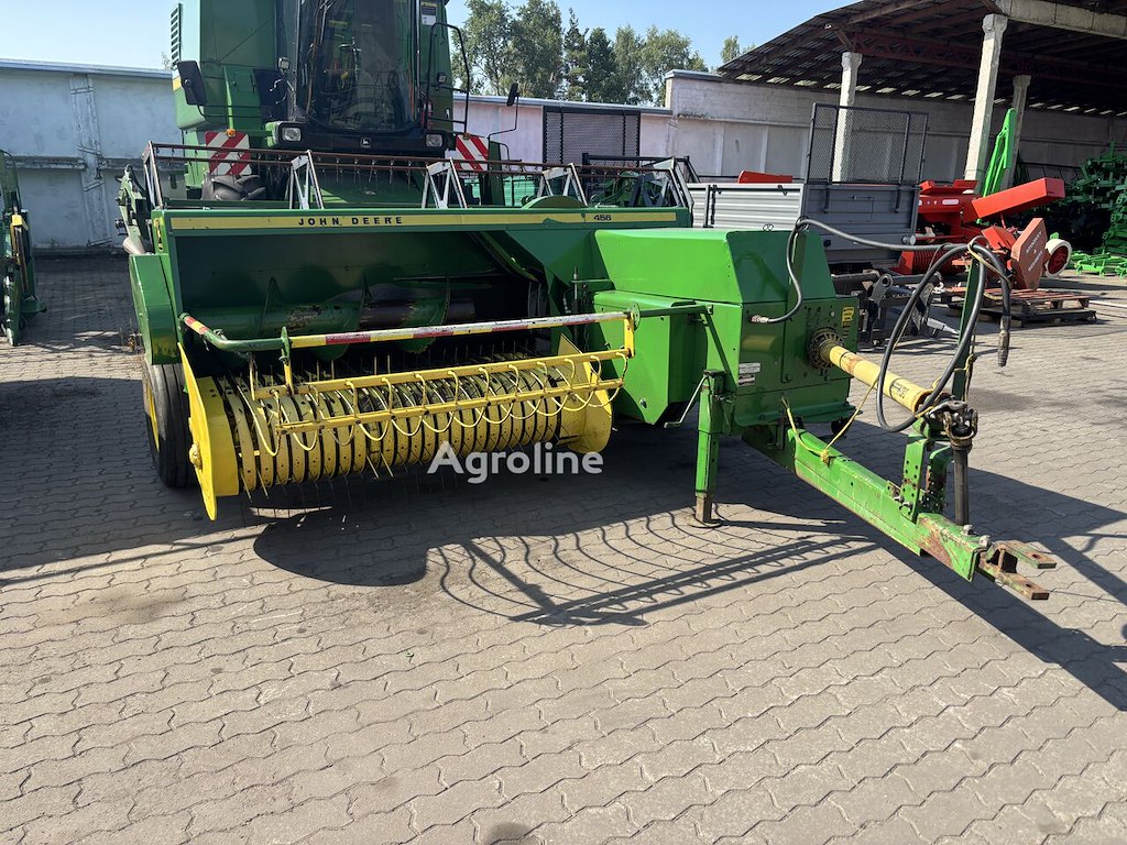 John Deere 456 balirka za četvrtaste bale