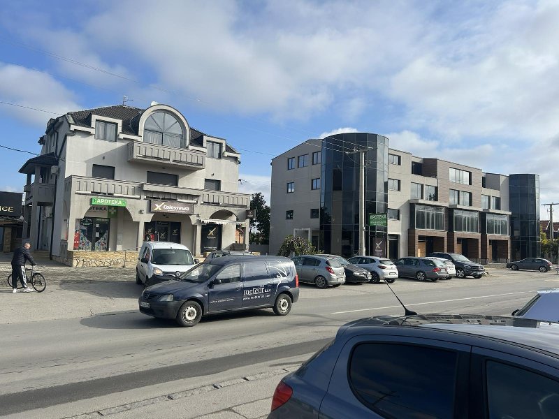 Izdajem sobe u Borči - hostelski tip smeštaja