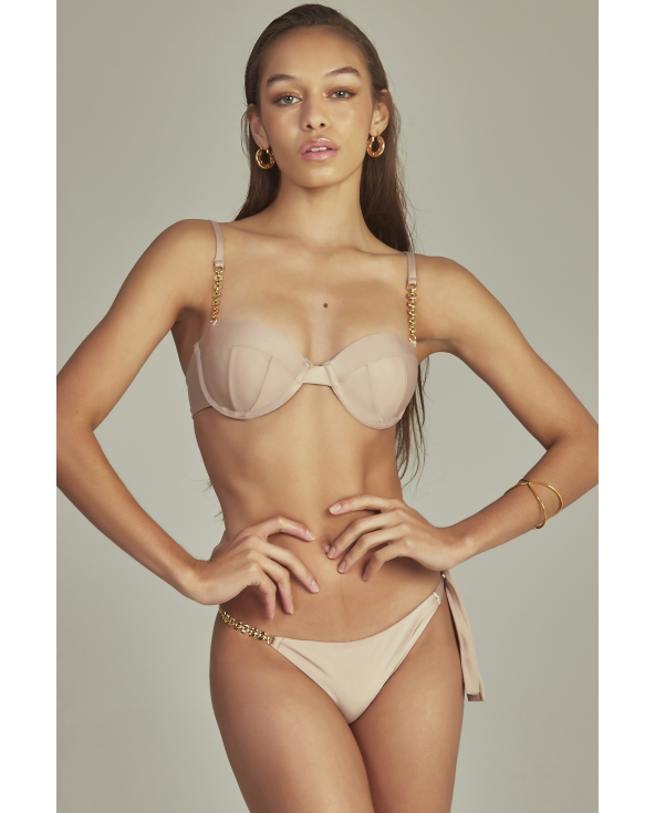 Bikini Agatha Nude
