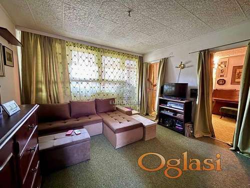 Trosoban stan sa dve terase u Bloku 21 – 77 m², odlična lokacija ID#9675