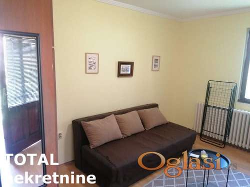 STAN - NOVI SAD - CENTAR - 17m2 - 95000 evra