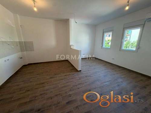 Zemun, trosoban stan sa dvorištem i garažom ID#2908