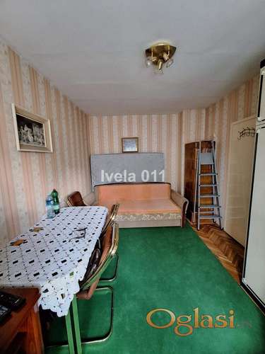 Uknjižena garsonjera - Braće Jerković, kod škole ID#4226
