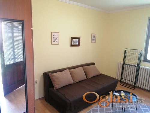 STAN - NOVI SAD - CENTAR - 17m2 - 95000 evra