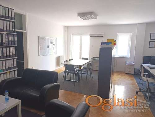 STAN - NOVI SAD - CENTAR - 73m2 - 292000 evra