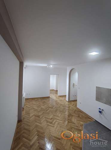 STAN - NOVI SAD - GRBAVICA - 40m2 - 135000 evra