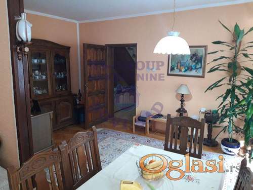 Odlična kuća u Novom Sadu na Bulevaru!