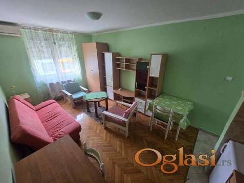 Novi Sad - Grbavica - Kolo srpskih sestara - garsonjera - odmah useljivo - 250 eura