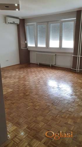 NOVI SAD,BULEVAR OSLOBODJENJA,TROSOBAN STAN,PRAZAN,USELJIV OD 15.07.2026 G-400 E