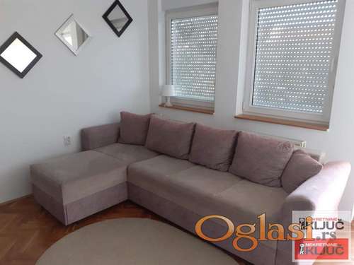 Dvosoban stan 45 m², Grbavica, Novi Sad, 3/4 sprat