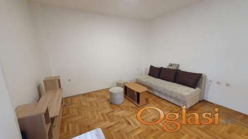 NOVI SAD, GRBAVICA, JEDNOIPOSOBAN STAN ODMAH USELJIV - 350 E