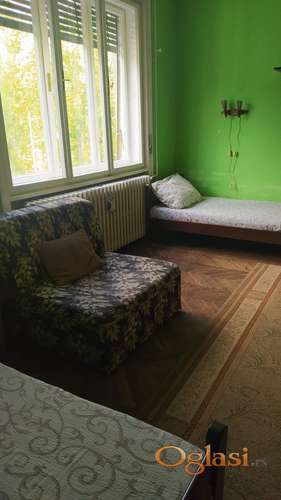 soba u trosobnom stanu za studente, kod Banovine
