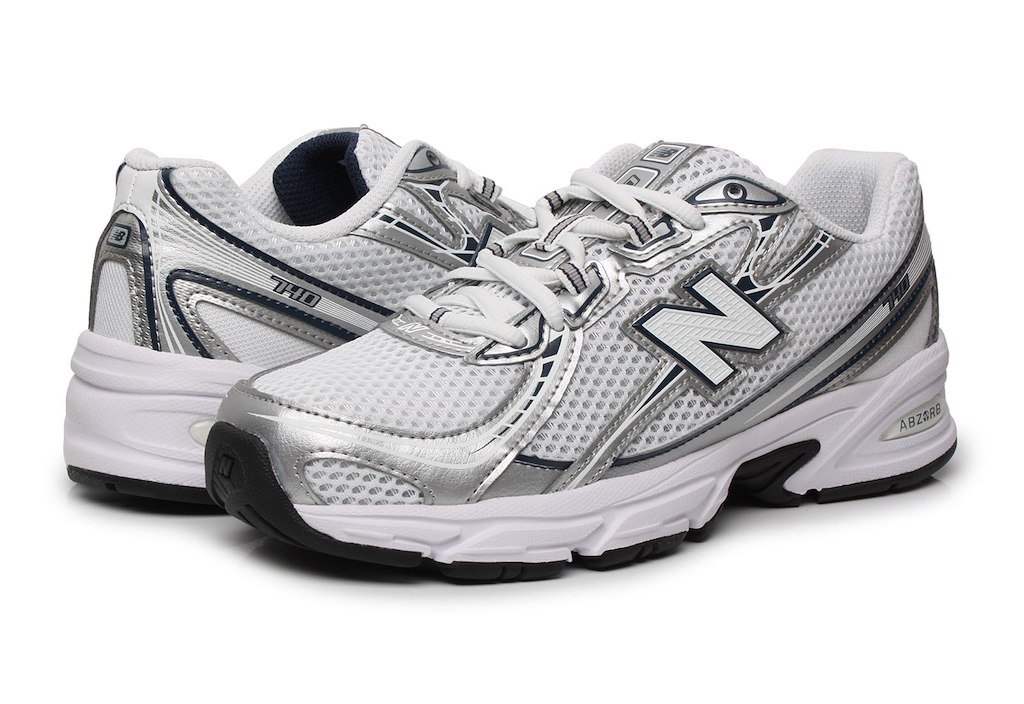 New Balance 
Plitke patike
- GR740
