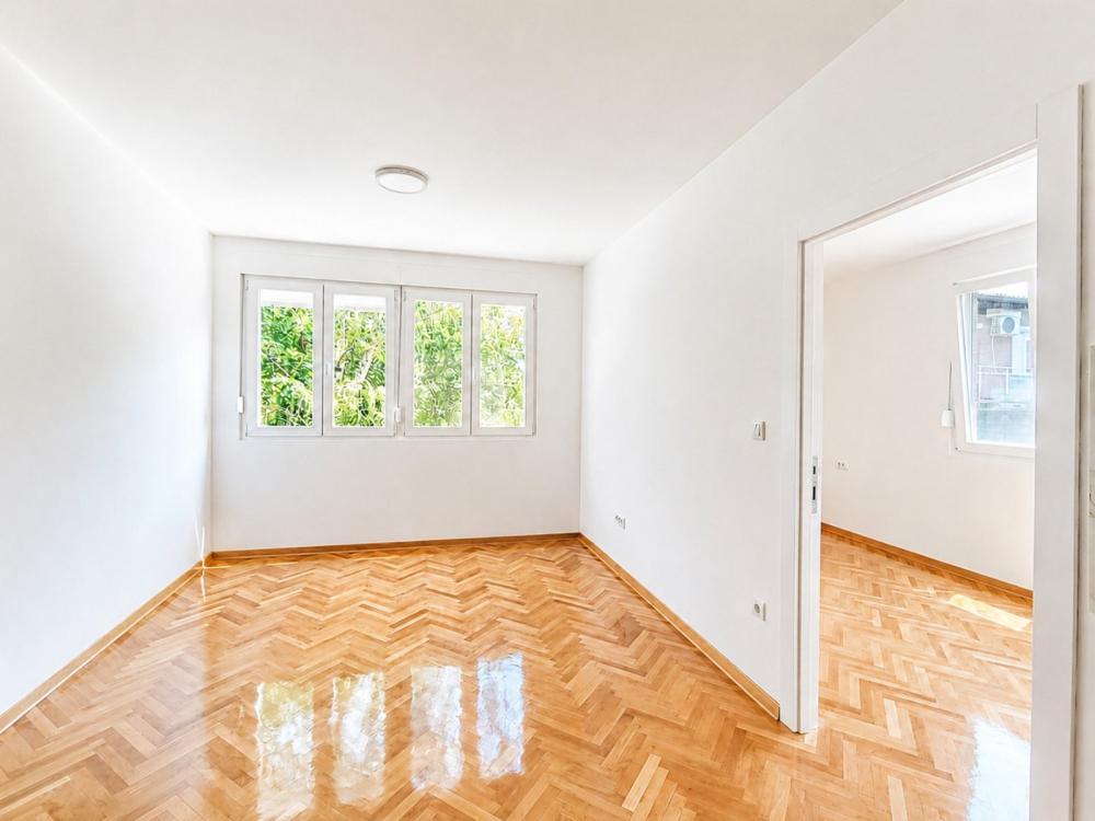 Pere Cetkovica, Dvoiposoban stan na prodaju, 55m2, 165.000€