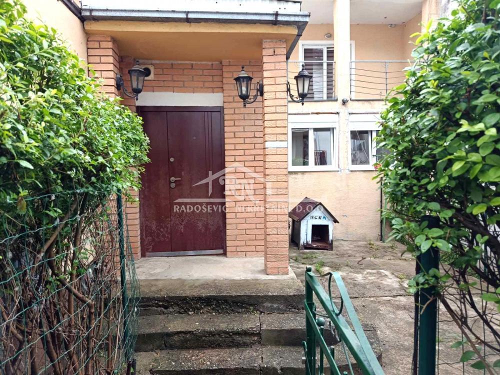 Omladinsko šetalište, Dvosoban stan na prodaju, 68m2, 115.000€