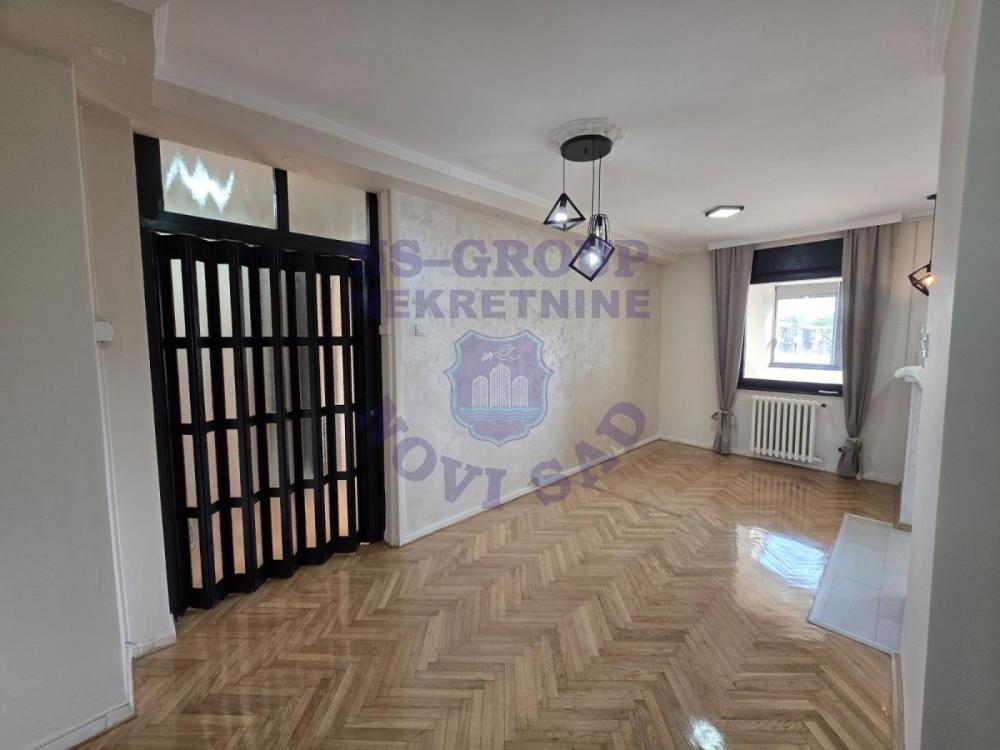 Trosoban stan na prodaju, 103m2, 187.460€