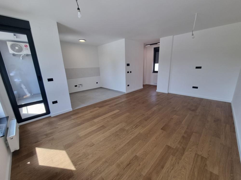 Četvorosoban stan na prodaju, 98m2, 343.410€