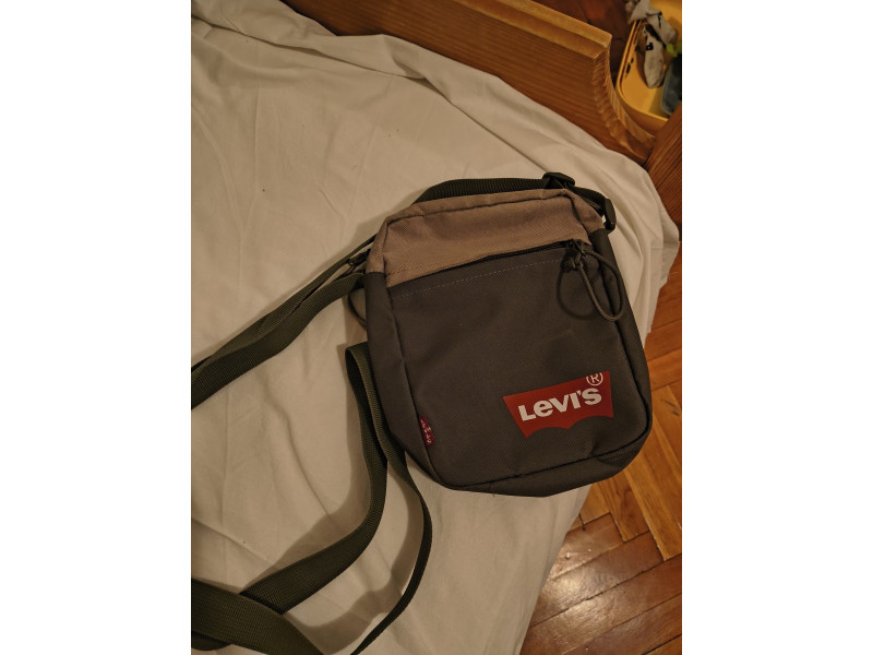 LEVIS ORIGINAL MUŠKA TORBA KAO NOVA